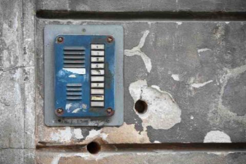 Wireless Door Buzzer Explained: How It Works & Alternatives