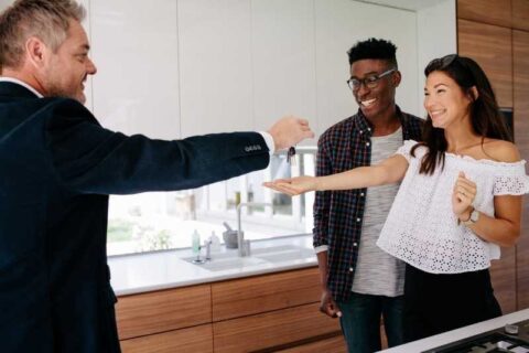 9 Leasing Agent Tips: How to Boost Your Close Rate