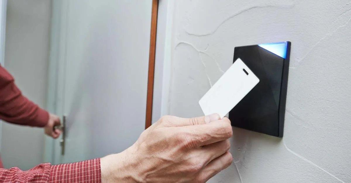 Mullion Reader Guide: How They Work & Where to Use Them