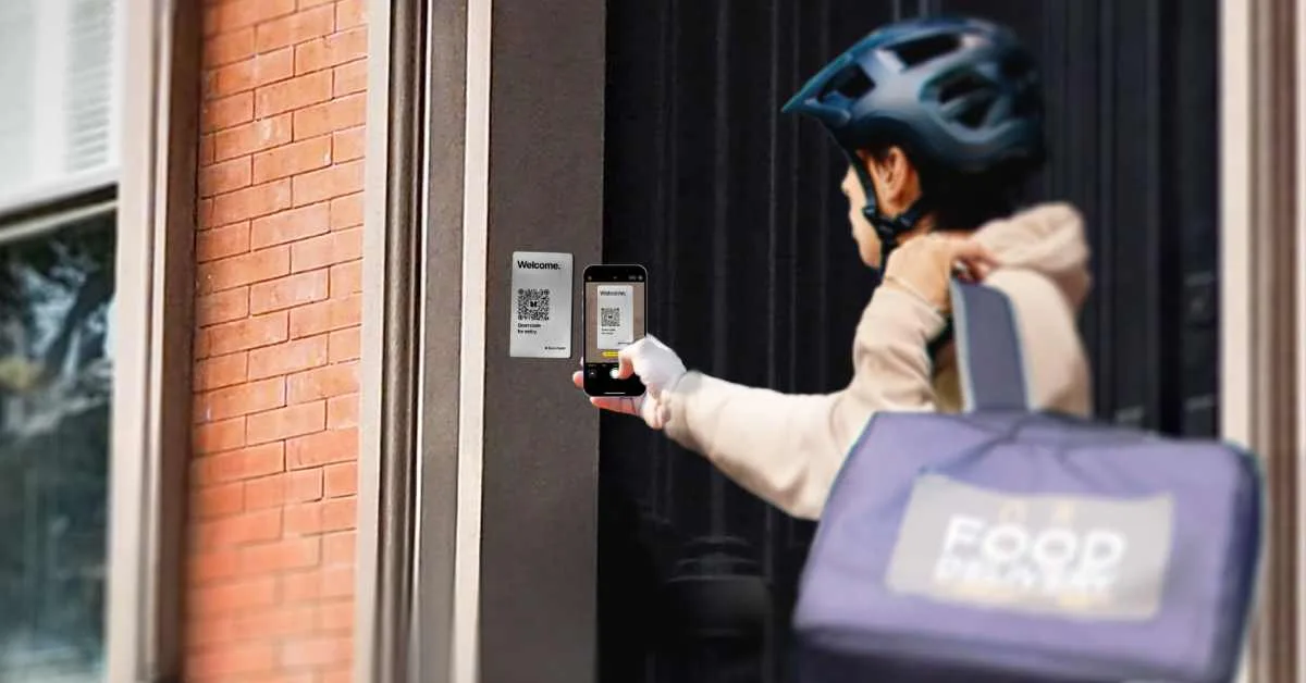 QR Code Visitor Management System vs Mobile App Check-In: Using Both to Improve Visitor Access